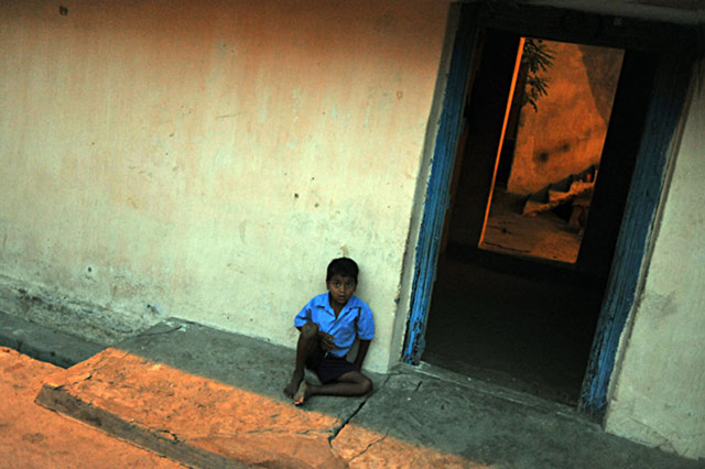 Découvrez la photo « L'enfant seul » | OB Gallery
